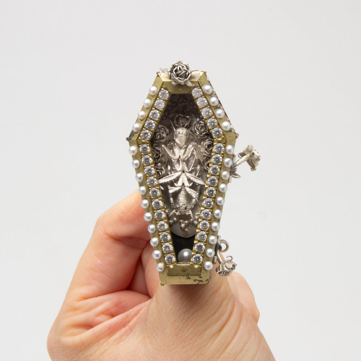 Lucas Pointon | Effigy Ring – Danaca Design Gallery